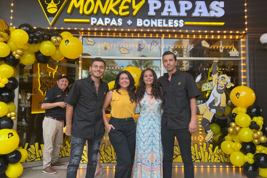 Dos 8 | Gran inauguración de Monkey Papas Suc. Colima