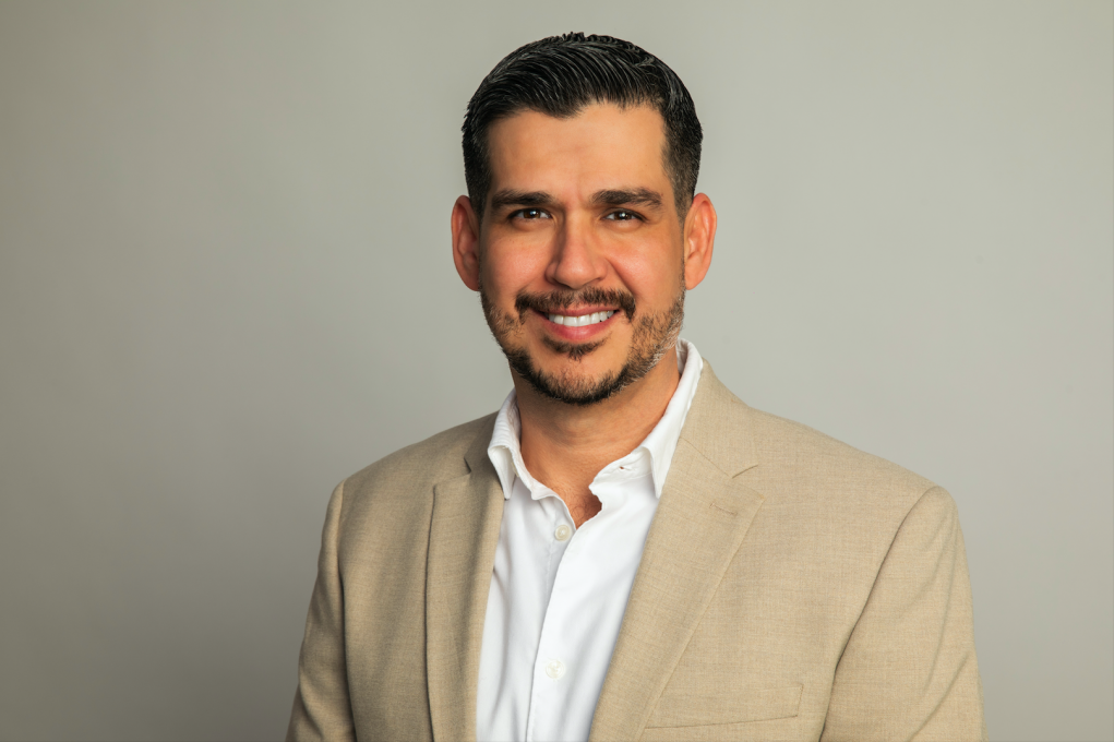Dos 8 | Conoce al Dr. Fernando Moreno Ceballos